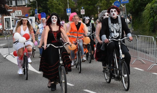 Publiek kijkt ogen uit bij tandemrace - Oozo.nl Publiek kijkt ogen uit bij tandemrace - Oozo.nl
